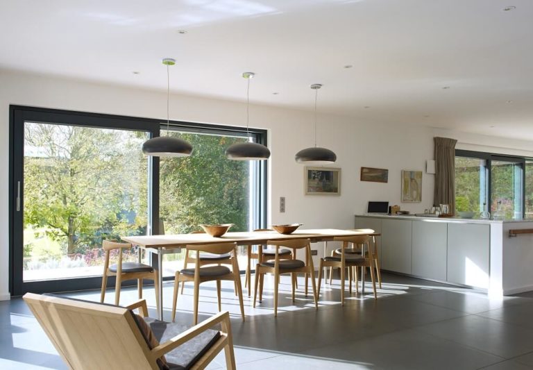 The single-family house Crichton convinces with a modern design - Home ...